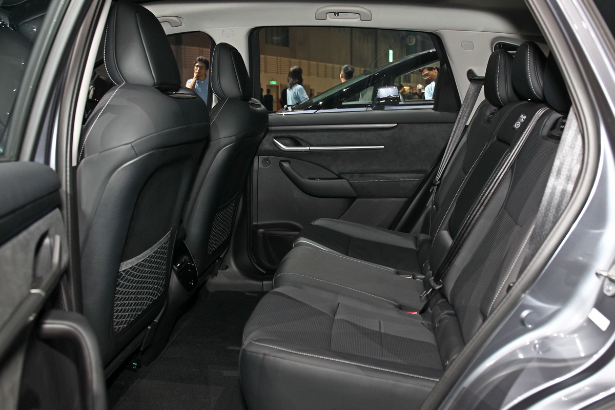 2025鴻海科技日 鴻華先進Foxtron Bria(Model B)以量產之姿登場，計畫年底前推出，Model D離量產更進一步亮相，未來強化CDMS能力提供更多元選擇 - Yahoo汽車機車