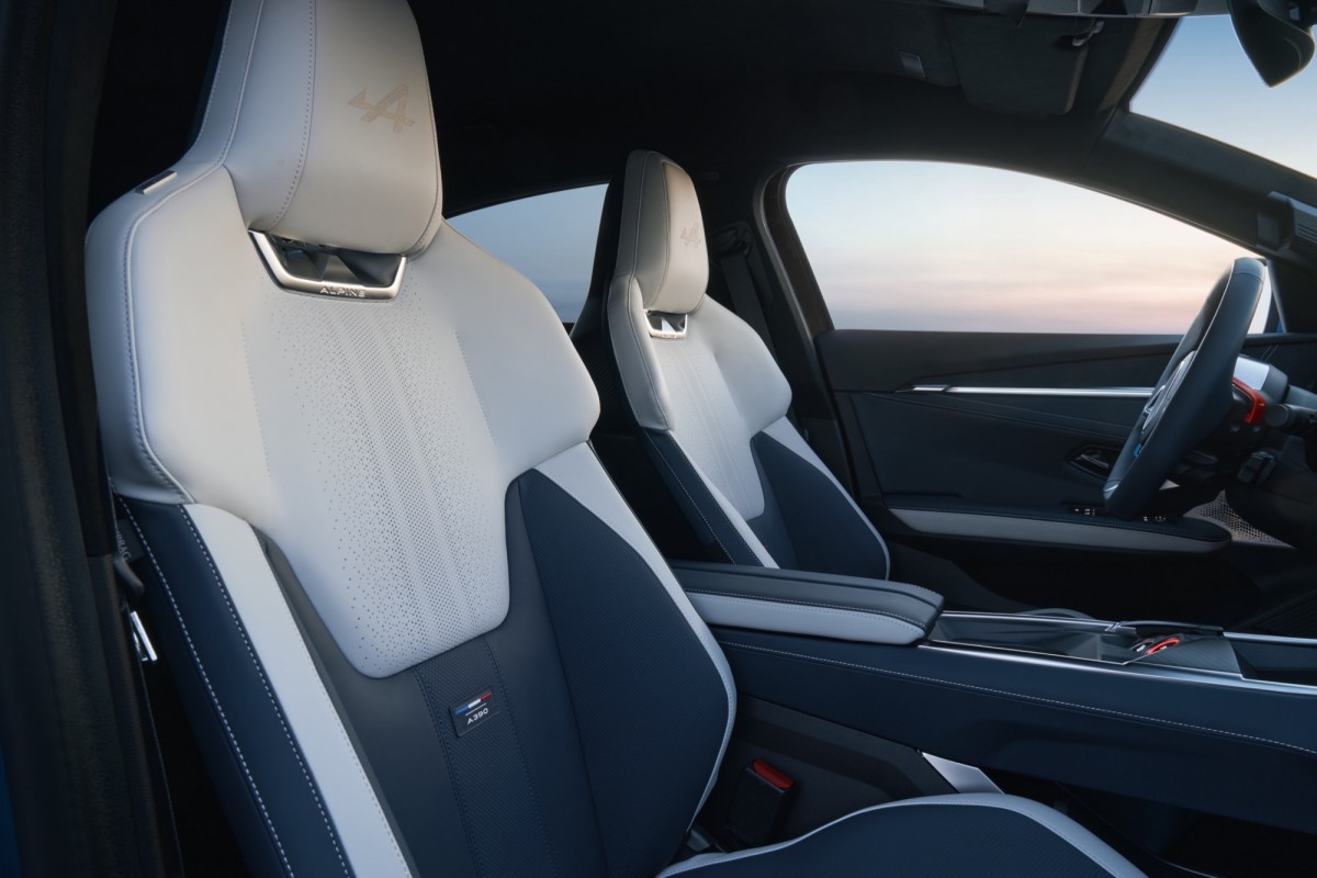 法式性能與實用性的完美融合 Alpine A390純電來襲 - Yahoo奇摩汽車機車