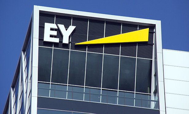 AI Platform Luminance Teams with EY Law in Global Deal