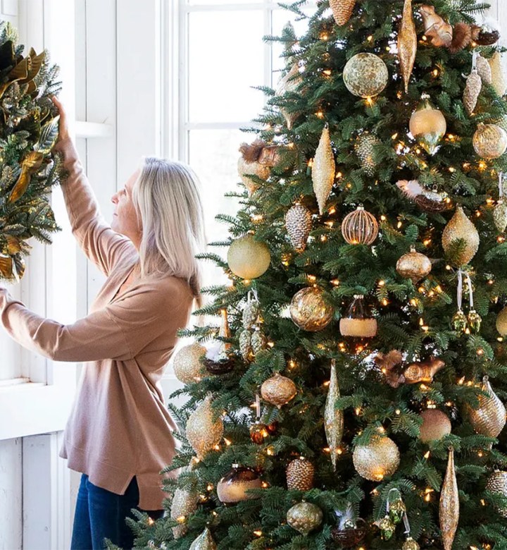 TikTok-Famous Balsam Hill Christmas Trees Are Up to 50% Off RN, So It's ...