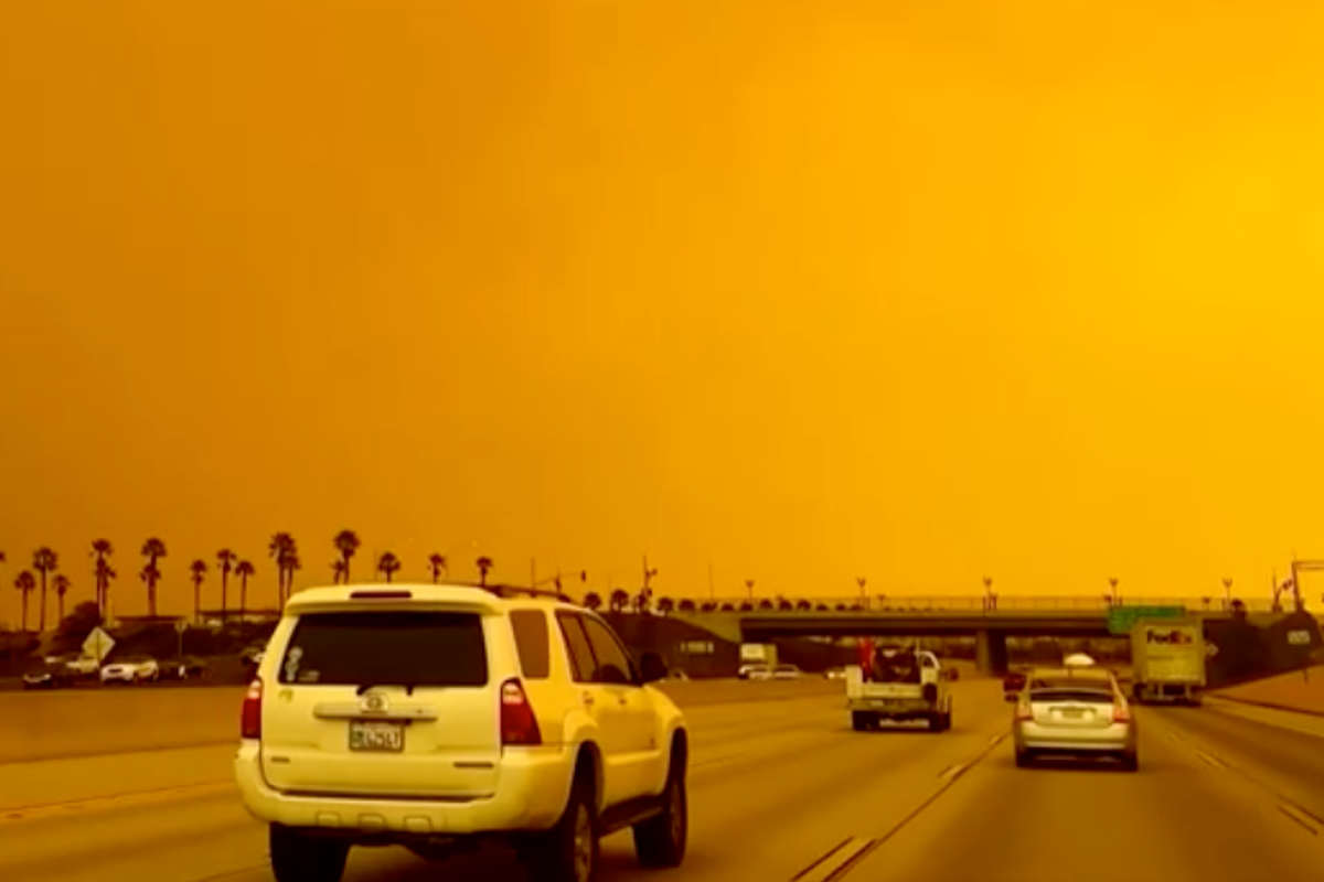 California sky turns apocalyptic orange as new Hughes Fire threatens ...