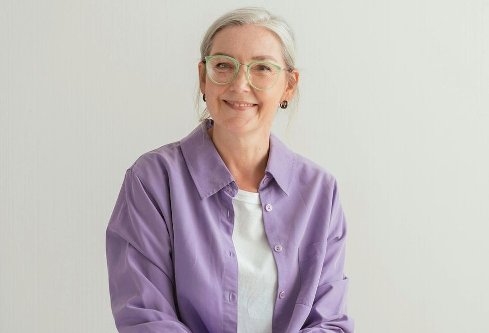 4 Color Mistakes That Can Make You Look Older (& How to Fix Them)