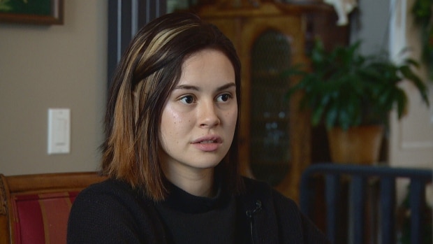 Former teen vaper warns others to quit after her lung spontaneously ...