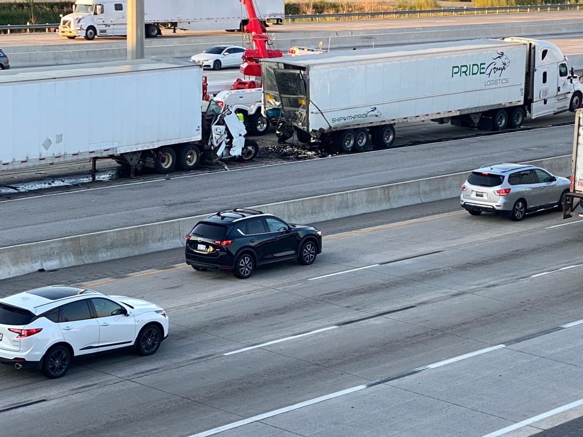 Highway 401 westbound express lanes reopen in Mississauga after ...