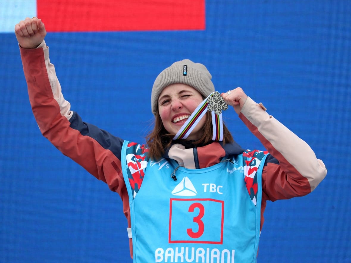 Canada's Elizabeth Hosking takes halfpipe silver at snowboard worlds ...