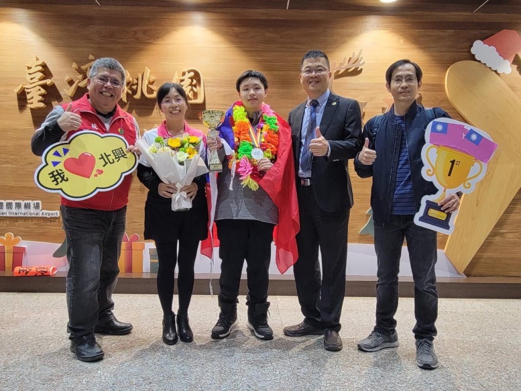 嘉義市之光!王銓毅國際奧林匹亞奪金