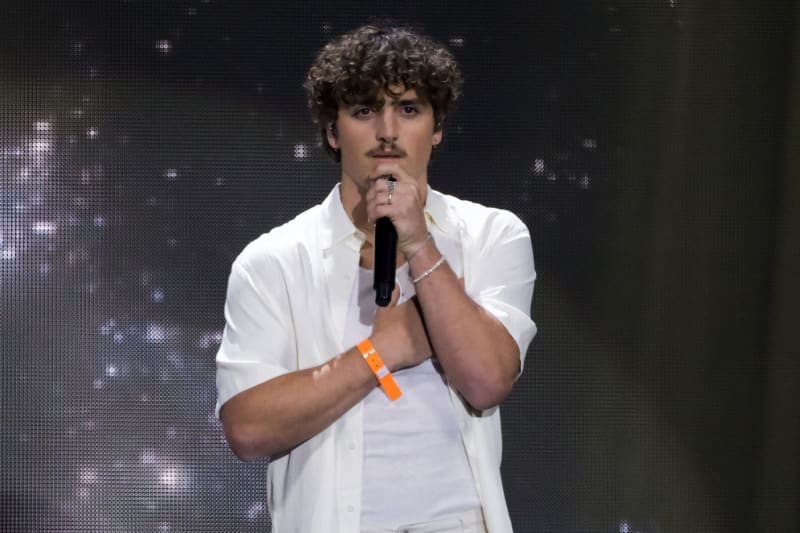 Benson Boone, a loud performer who's light on content