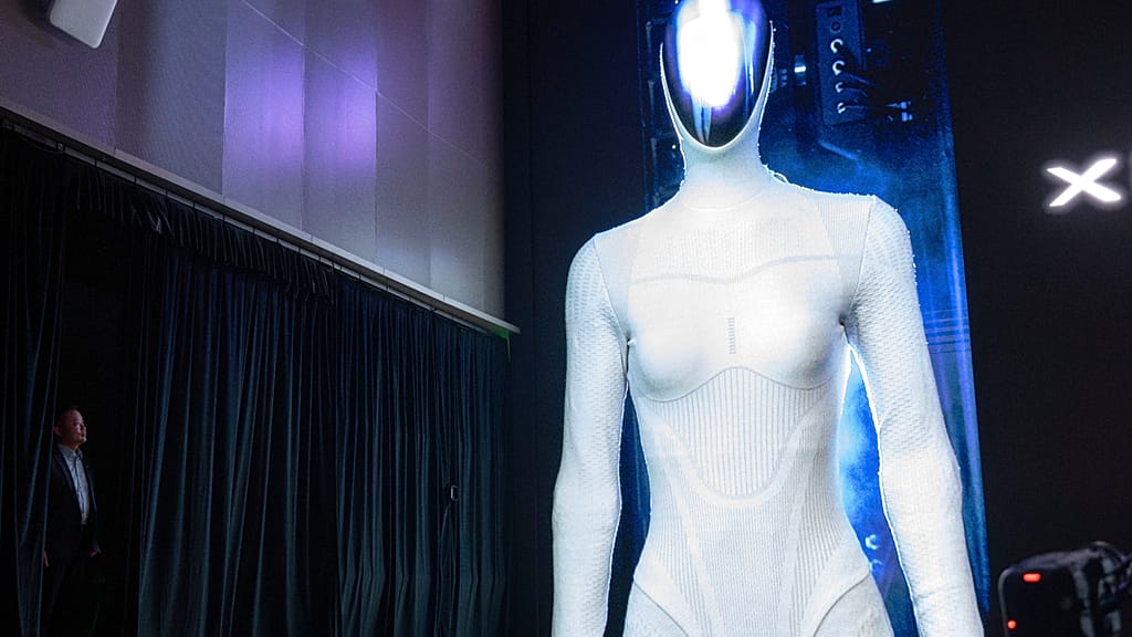 Meet IRON, Chinese EV maker XPeng’s new humanoid robot - Yahoo News Canada