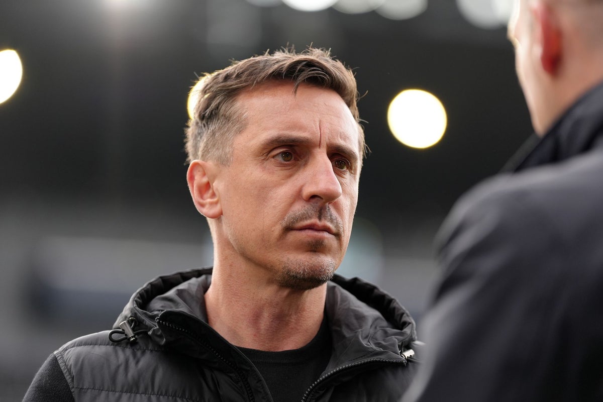 Arsenal star slammed after 'ridiculous' decision as Gary Neville makes Premier League title U ...