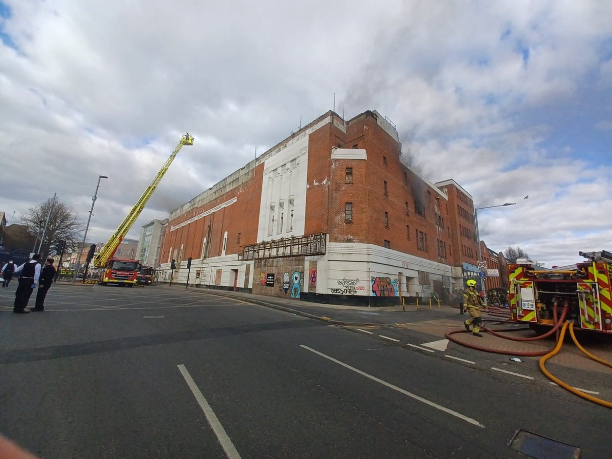 Kingston fire: 150 firefighters tackle blaze in south London town centre