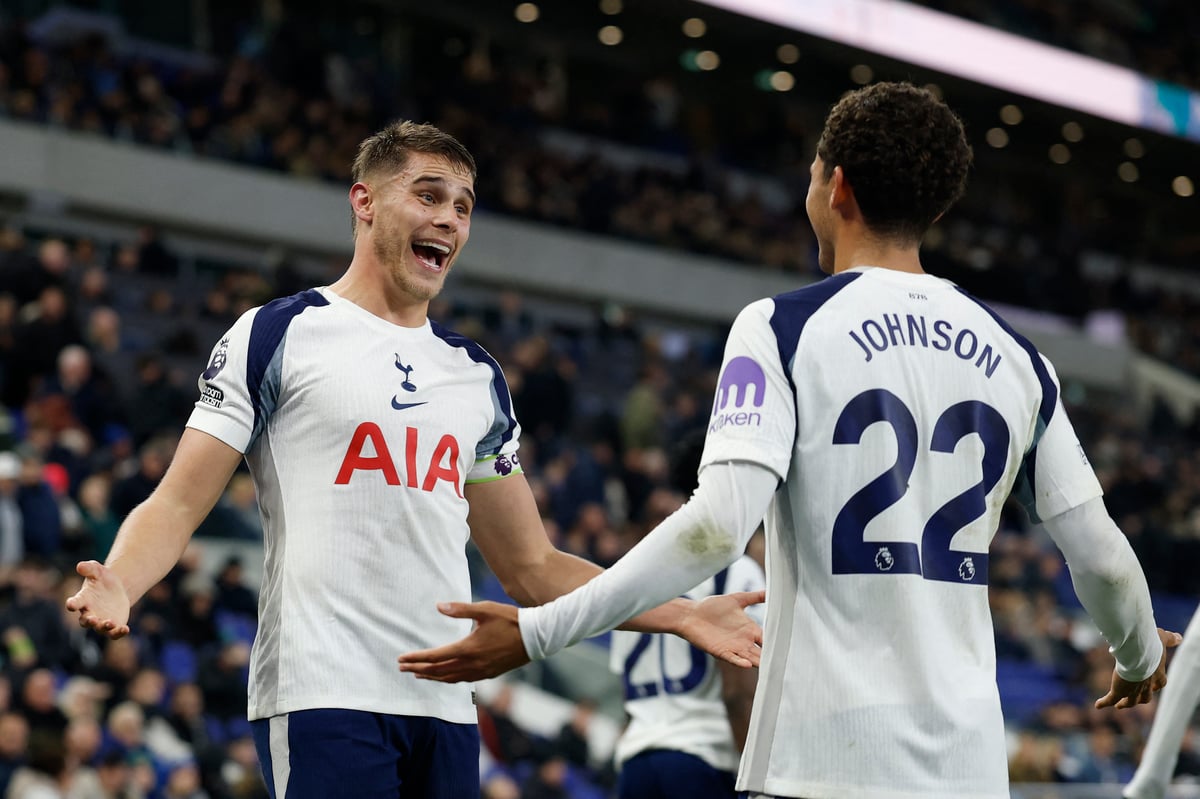 Everton 0-3 Tottenham: Micky van de Ven at the double as Spurs climb into third - Yahoo News ...