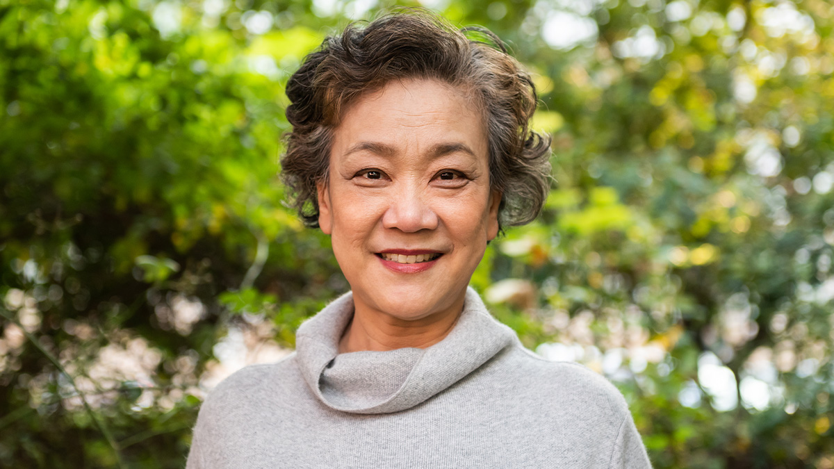 Is Hair Loss From Minoxidil Normal? Top Trichologist Weighs in and ...