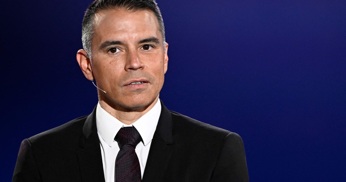 Former Barcelona and Real Madrid forward spends night in the cells - Yahoo Sports