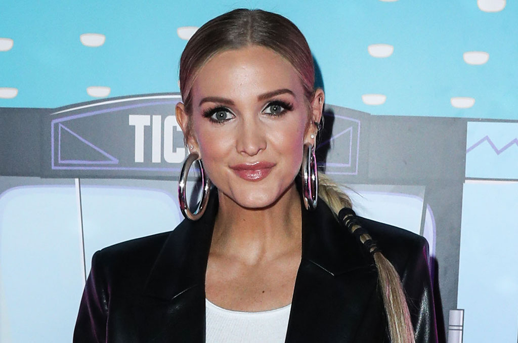 Ashlee Simpson Steps Out in Retro-Inspired Sneakers With Wide-Leg Jeans ...