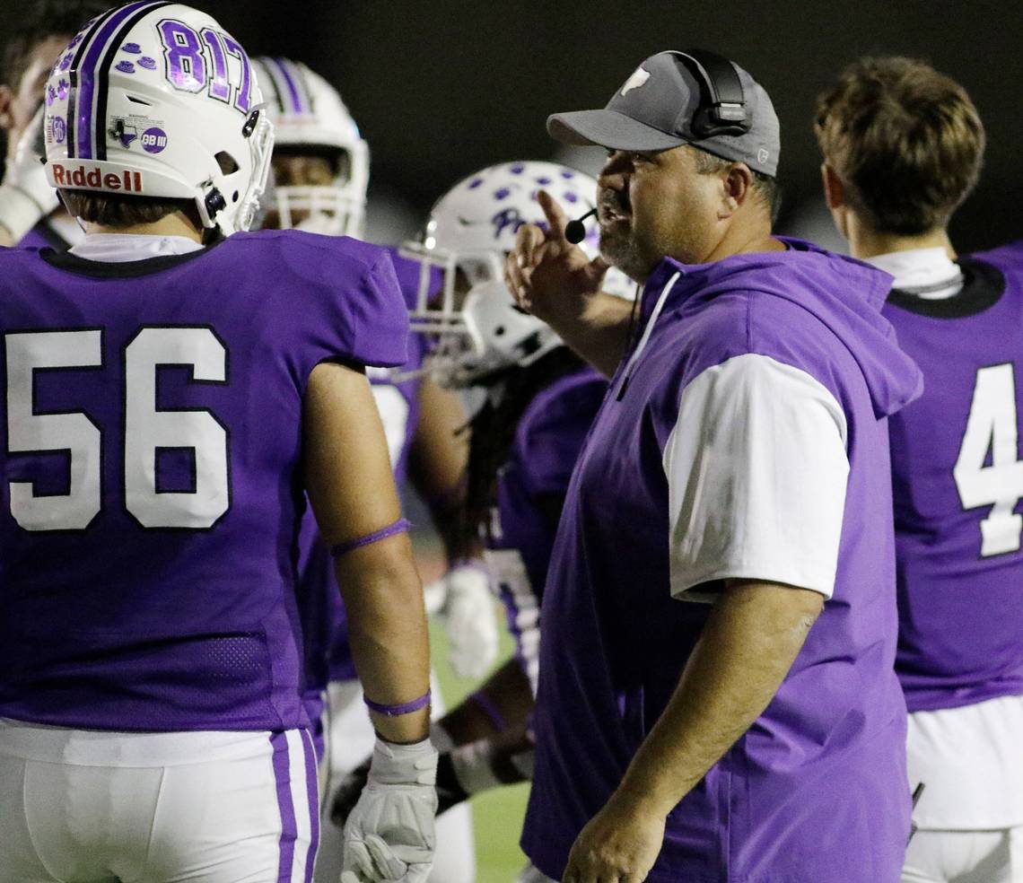 Paschal football thumps Chisholm Trail to stay undefeated in District 4 ...