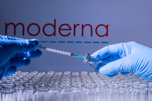 Moderna to Post Multi-Fold Jump in Q4 Earnings and Revenue