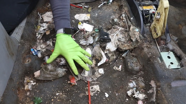 How 10 of the dirtiest cars are professionally deep cleaned