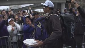 UW fans show up in droves to send Huskies off ahead of historic ...