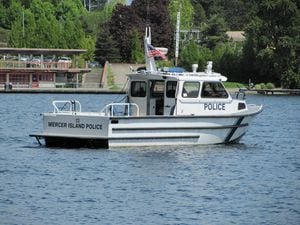 Pirate of Mercer Island? Police search for thief on a jet ski