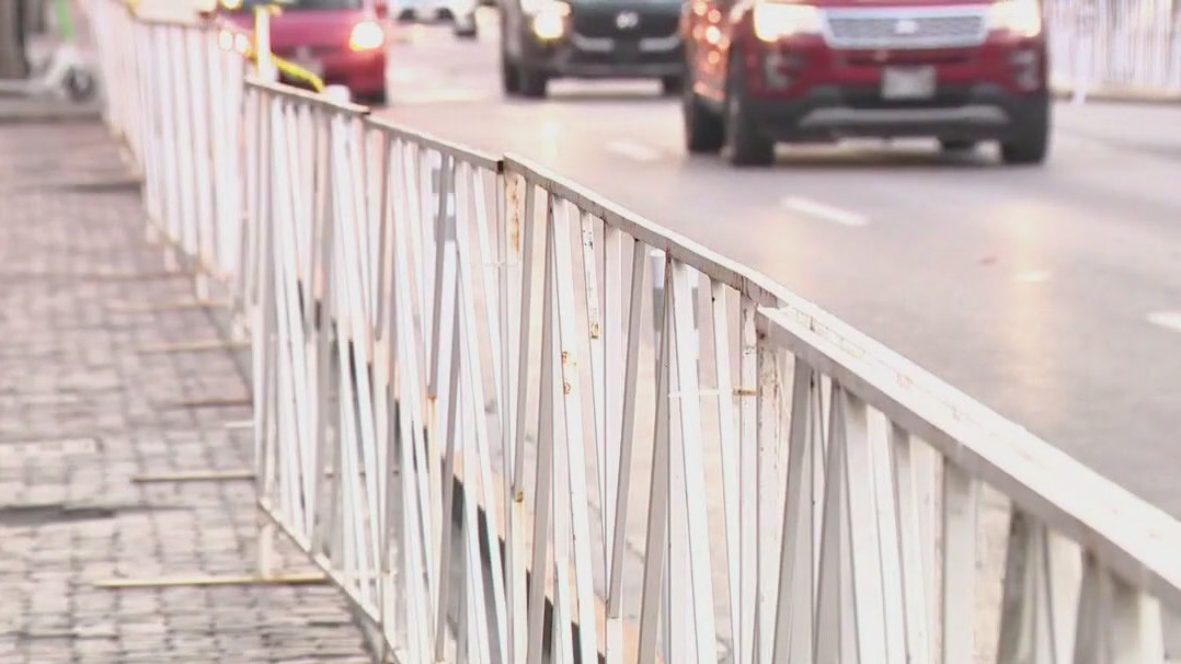 Replacing damaged 6th Street fencing