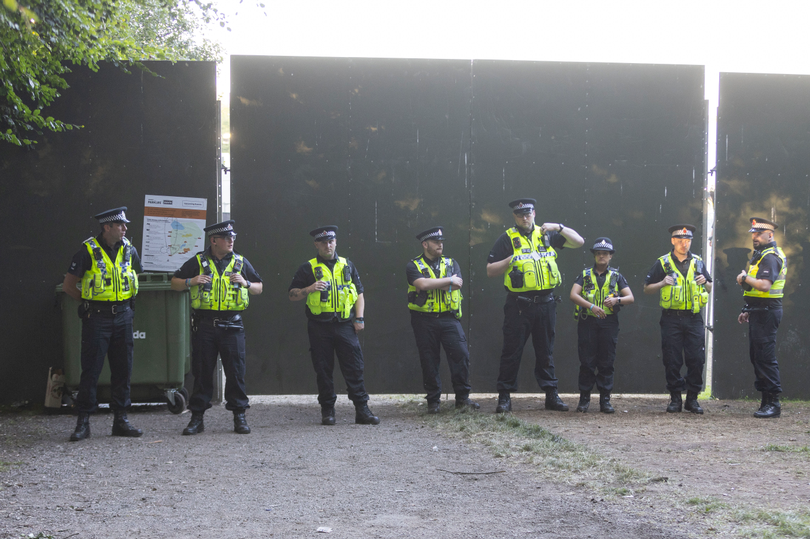 Police release Oasis Heaton Park gig arrest numbers as warning issued ...