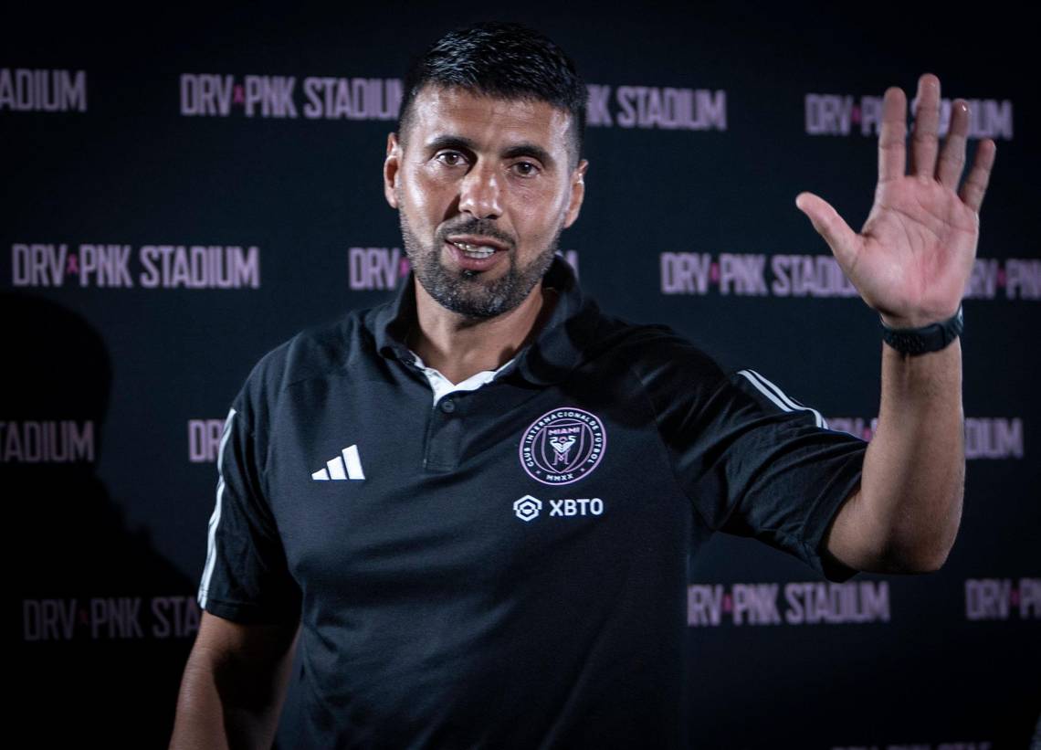 Inter Miami tight-lipped about future coach following Neville’s firing for poor results - Yahoo ...