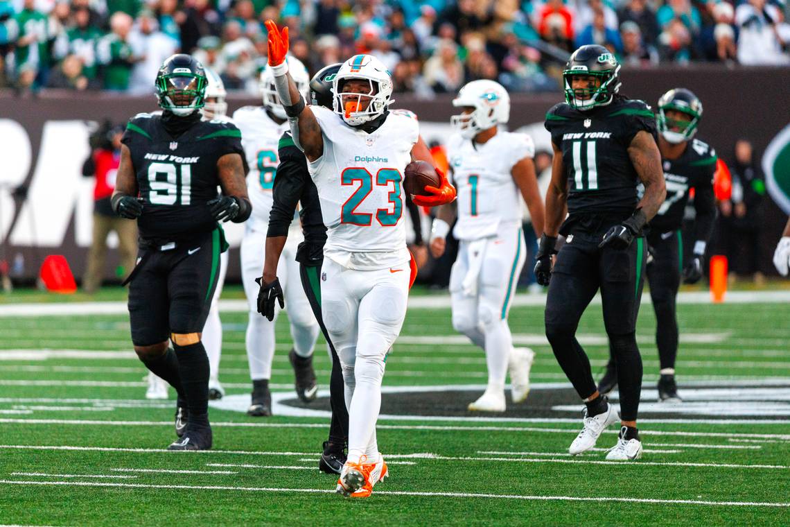 How Jeff Wilson Jr. is impacting the Dolphins on and off field after ...