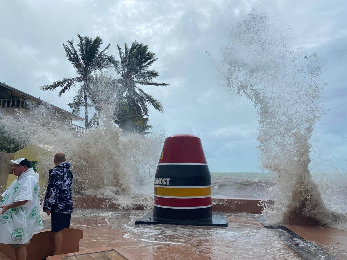 Watch Hurricane Milton come ashore in Florida on live cameras in Keys ...