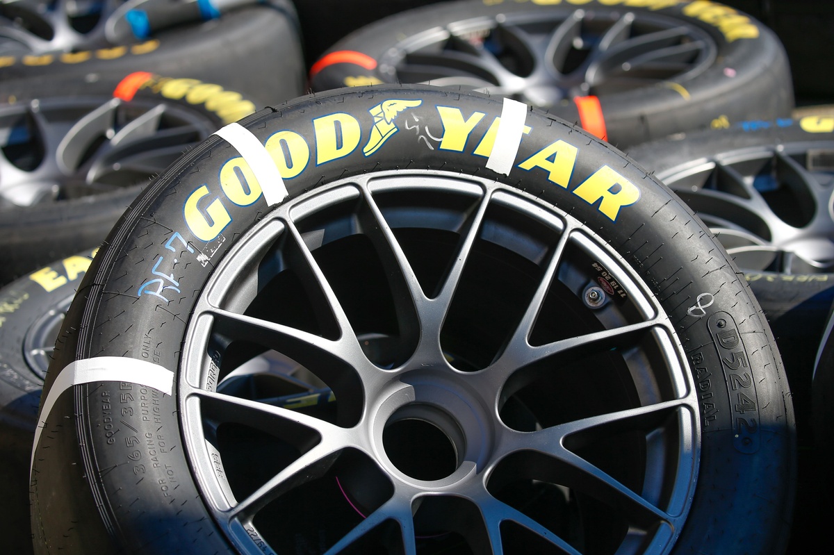 NASCAR's 'science experiment' continues with puzzling Bristol practice ...