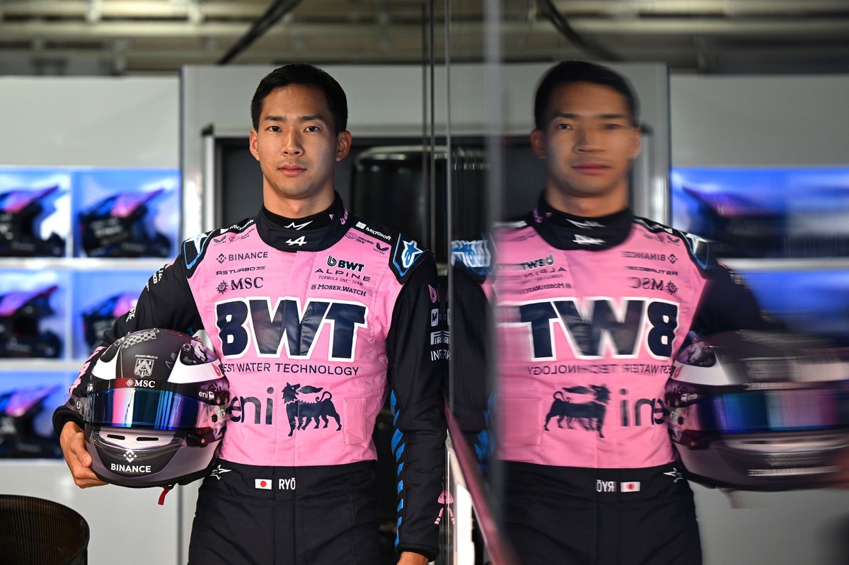 Hirakawa switches from Alpine to Haas as 2025 F1 reserve driver - Yahoo Sports