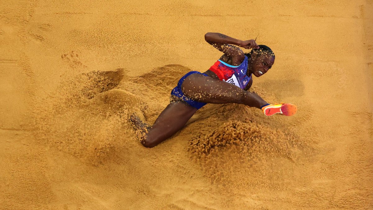 Jasmine Moore becomes first American woman to medal in Olympics triple jump - Yahoo Sports