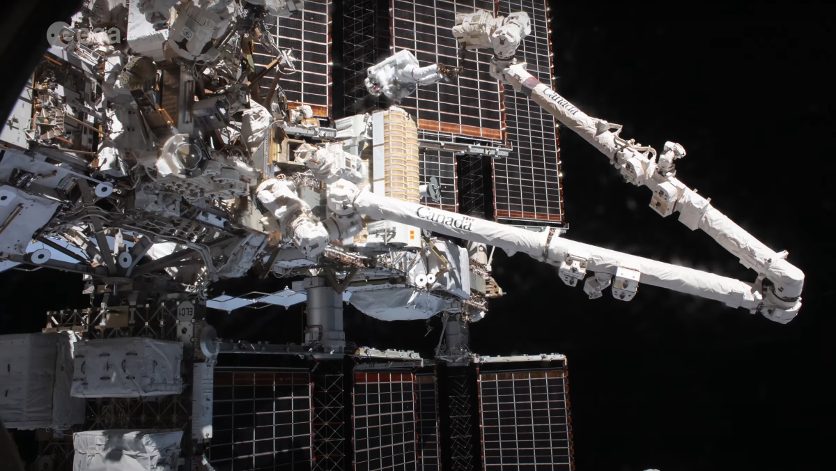 Time Lapse Shows Surreal International Space Station Exploration