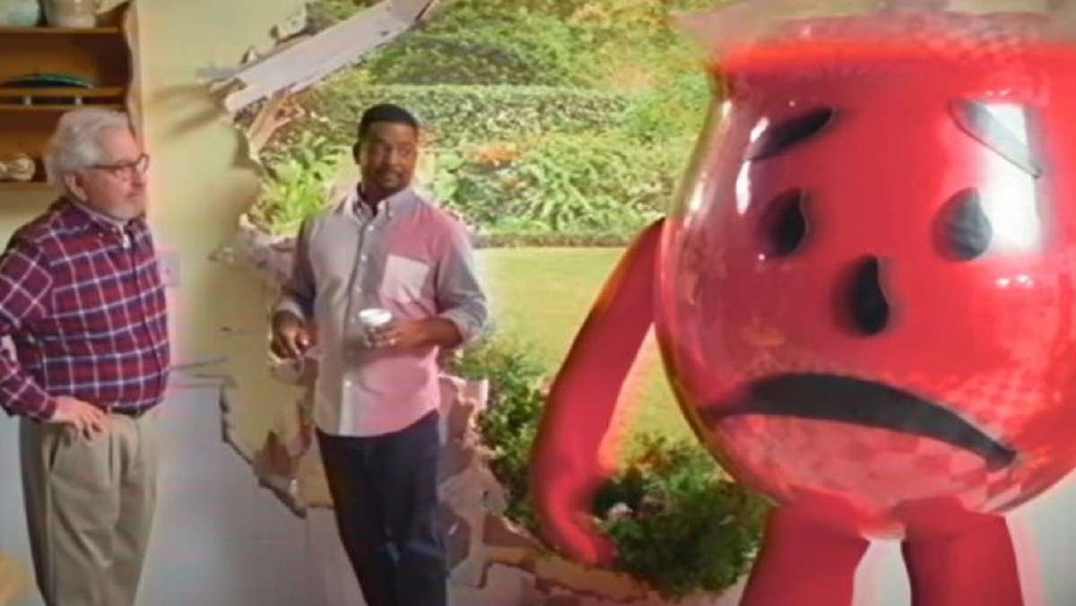 Ryan Reynolds Produced Hilariously Spot-On Retro TV Ads