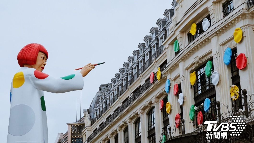 逛LV必拍！5層樓高「草間彌生」巨大塑像 &趴頂樓超驚人