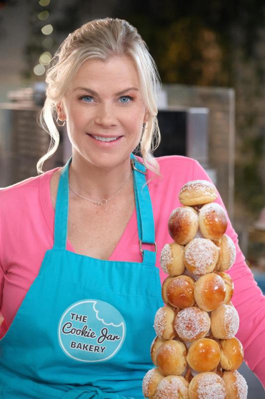 Alison Sweeney Returns in Hallmark's 10th Hannah Swensen Movie
