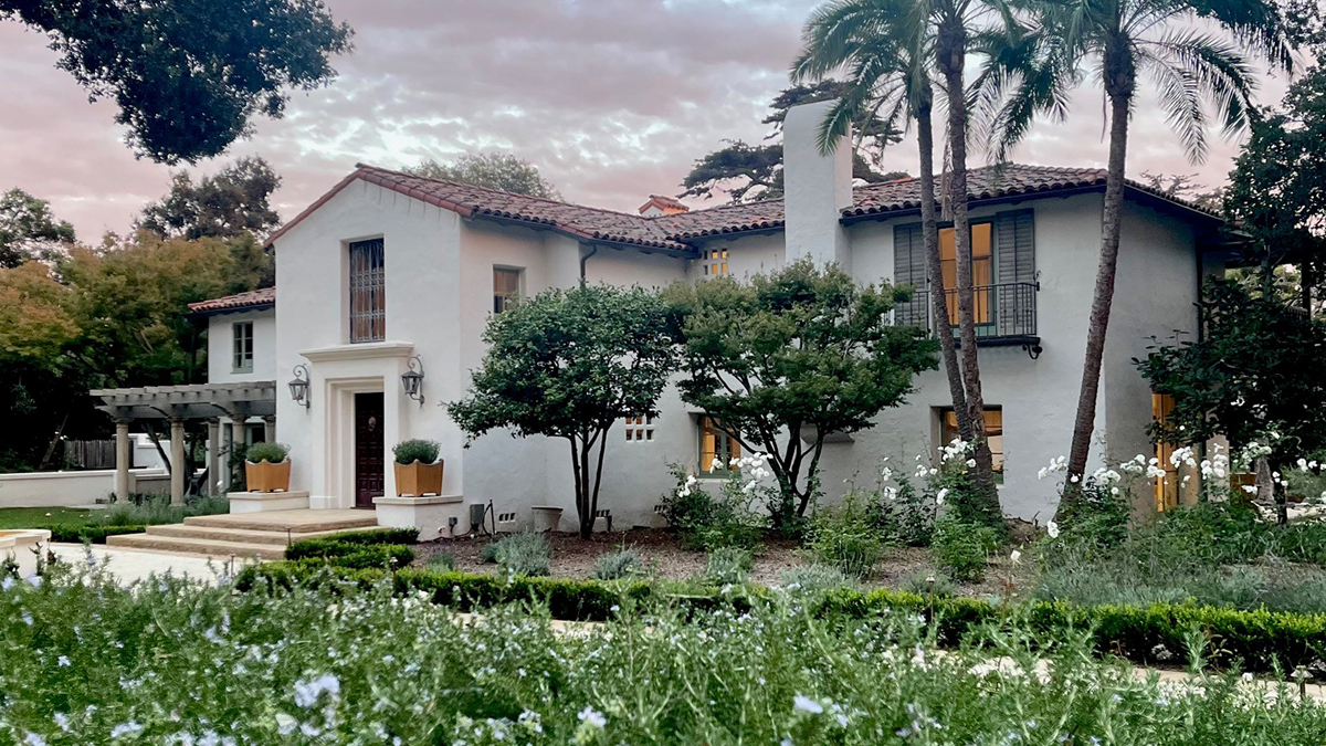 This $21 Million Montecito Home Is Sequestered Amid Ancient Oak Trees ...