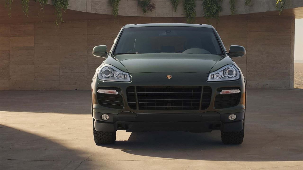 16歲老Cayenne大變身！保時捷動刀翻新 罕見6速手排＋復古越野魂帥炸 - Yahoo汽車機車