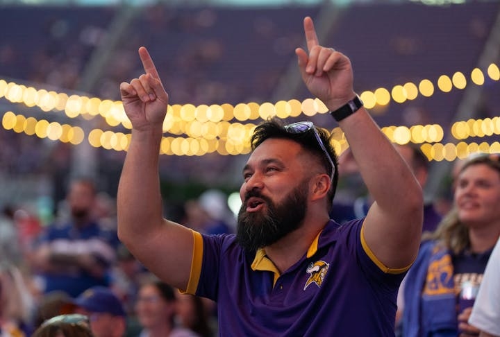 Scoggins: Adofo-Mensah meets draft night challenge in a big way - Yahoo Sports