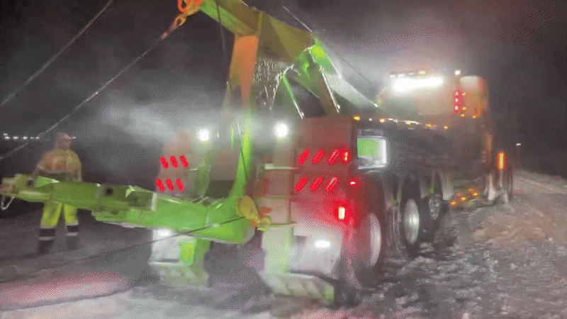 Strong Winds Hamper Recovery Work After Pileup on Minnesota Interstate