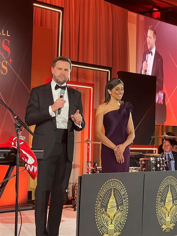 JD Vance shouts out Ohio State, disses Michigan during Ohio inaugural ...