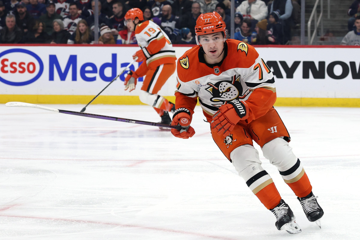 Former Rangers Forward Signs Lucrative Contract Extension With The Ducks - Yahoo Sports