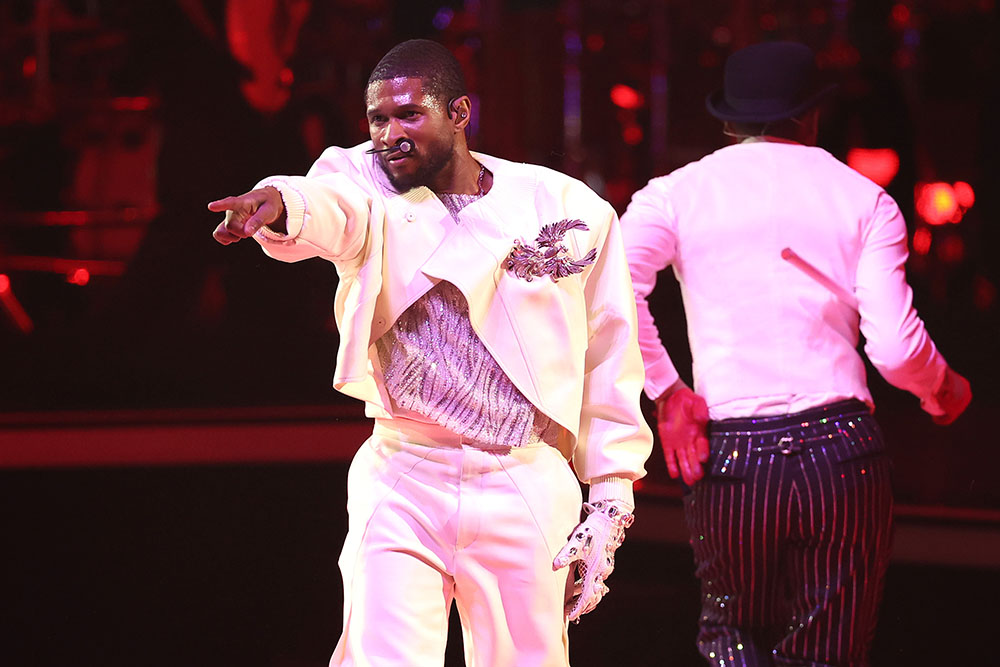 Usher Takes Fans Through His Classic Hits During Super Bowl LVIII ...