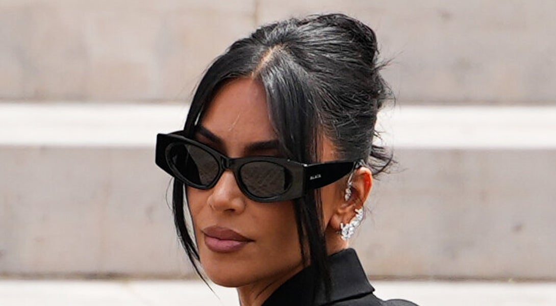 Fans Question If Kim Kardashian Can Breathe In Pantless Skintight Bodysuit - Yahoo News Canada