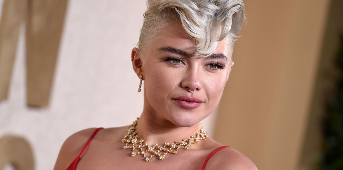 Florence Pugh Recalls How A Broken Camera Halted 'Oppenheimer' Sex Scene - Yahoo Sports