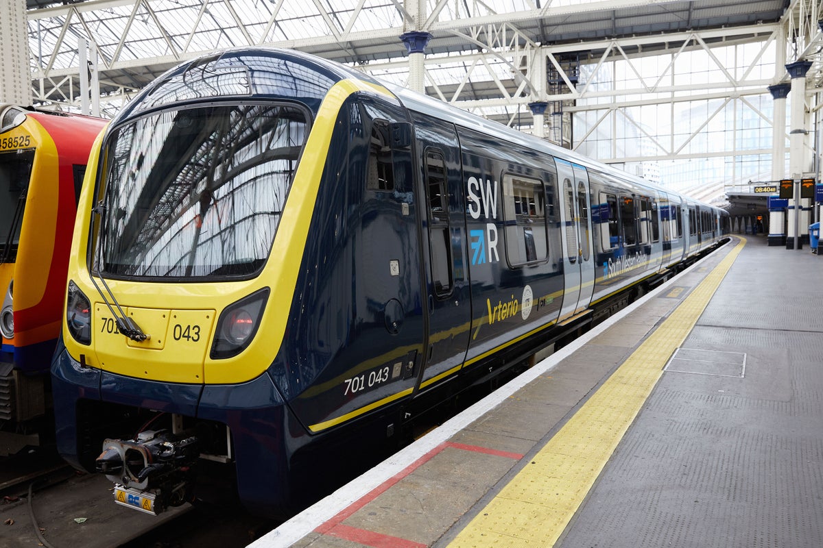 South Western Railway unveils ‘platform hoover’ trains to tackle ...