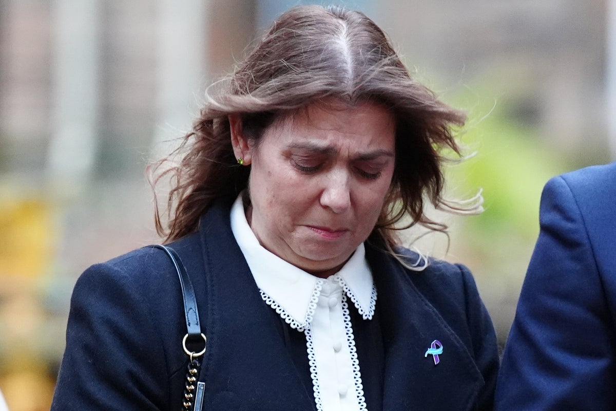 Mother of student who killed himself after university’s grade error collects his degree - Yahoo ...