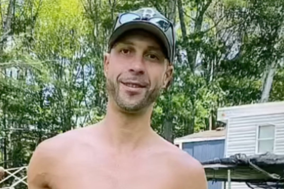 Gunman shot and killed in police standoff at burning home, man unaccounted for - Yahoo News Canada