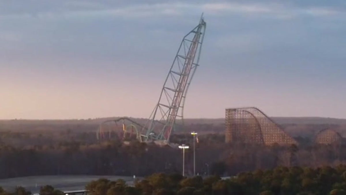 World’s tallest rollercoaster Kingda Ka destroyed in implosion - Yahoo ...