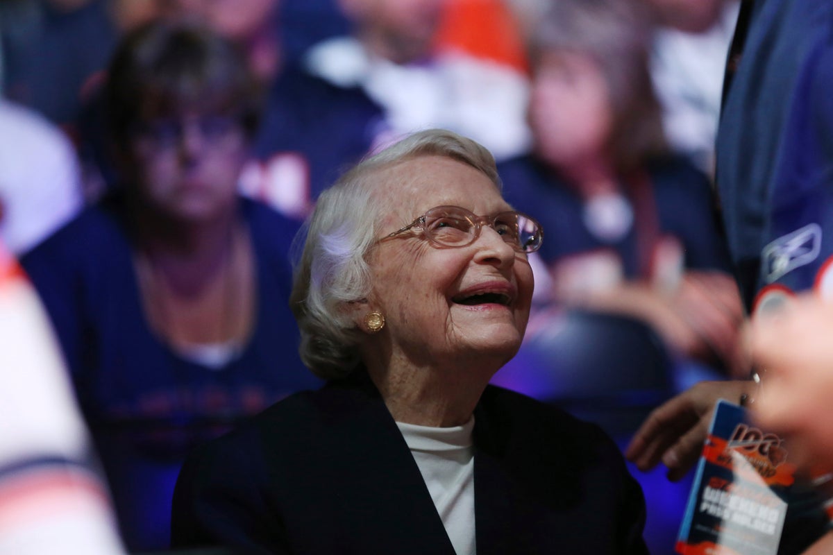 Virginia McCaskey, longtime Chicago Bears owner, dies aged 102 - Yahoo News UK