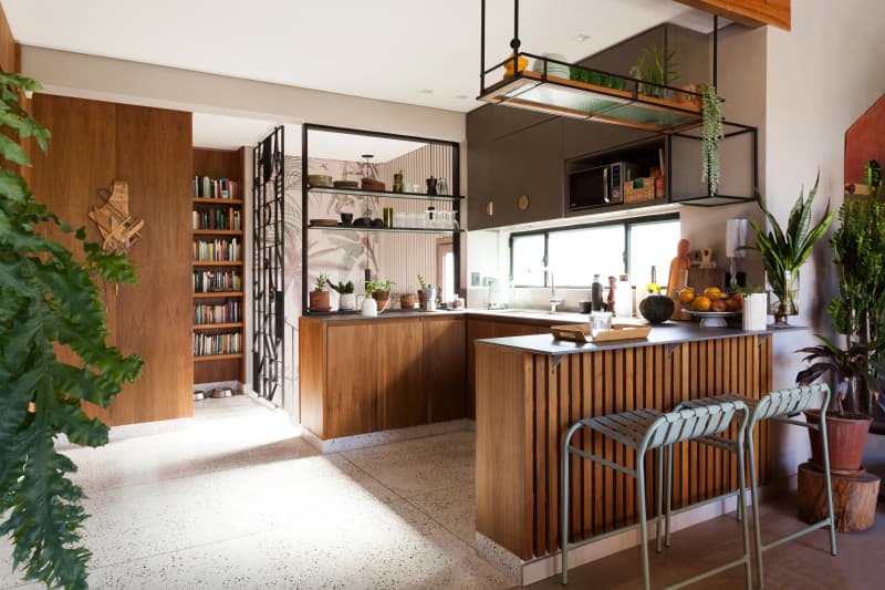 12 Stunning Kitchen Peninsula Ideas That’ll Convince You to Replace ...